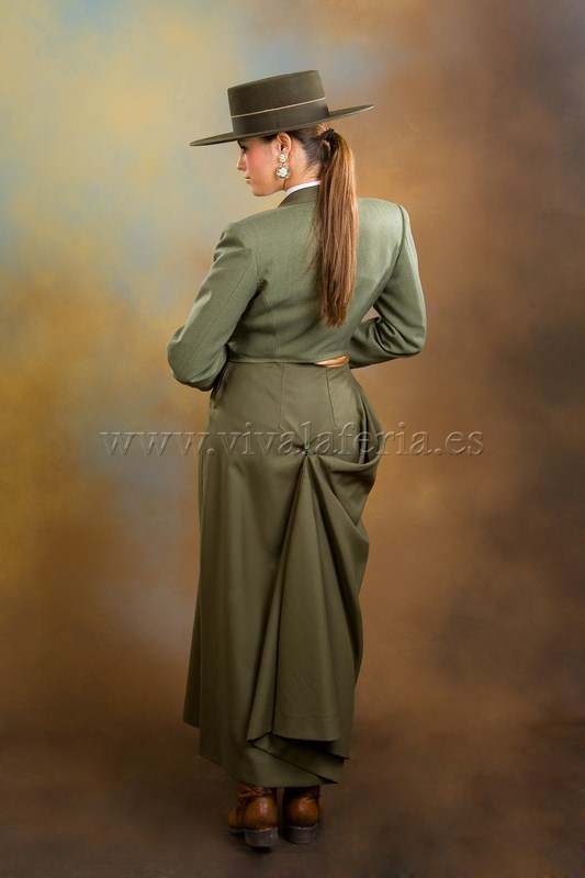 Costume amazonien avec veste de campagne Triana et jupe Jerez - Vive la ...